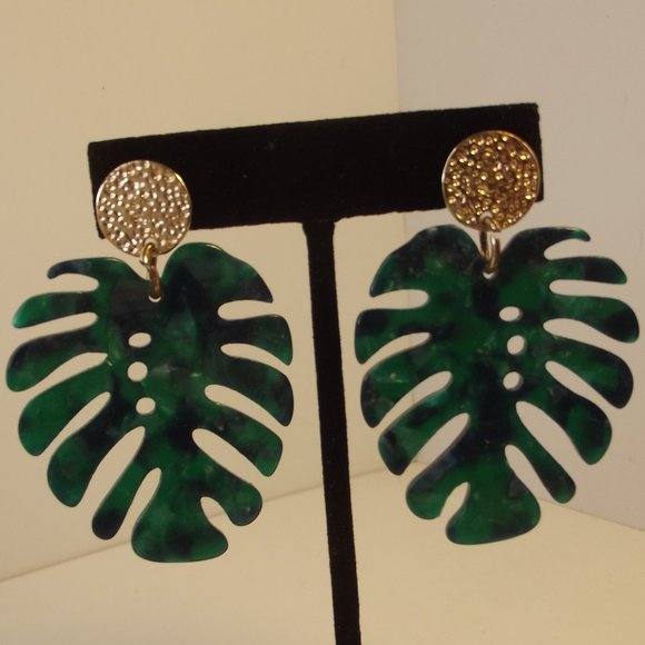 Piper K | Jewelry | Piper K Monstera Deliciosa Earrings Pierced Resort ...